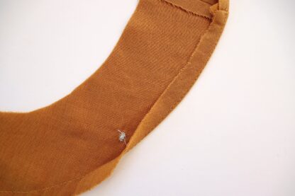 How to sew Enclosed Neckline Facing - Below The Kōwhai